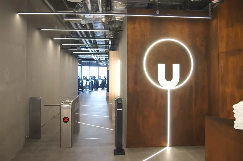 U Time Fitness bleibt mit Axis rund um die Uhr aktiv. | Axis Communications