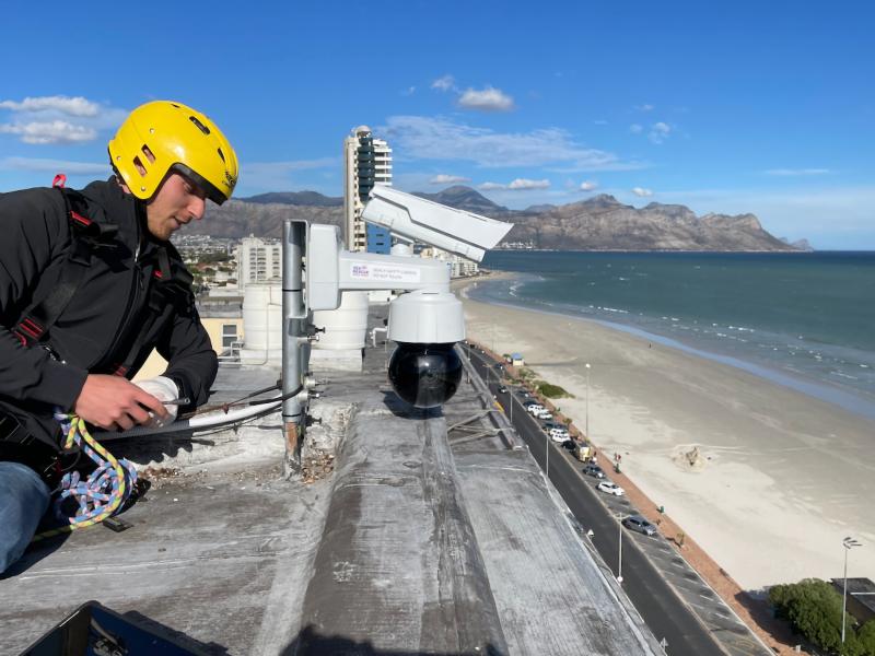 Surveillance solutions to enhance public beach safety | Axis Communications