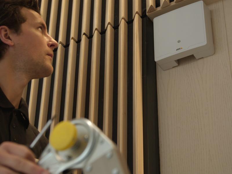 AXIS A1610 Network Door Controller | Axis Communications