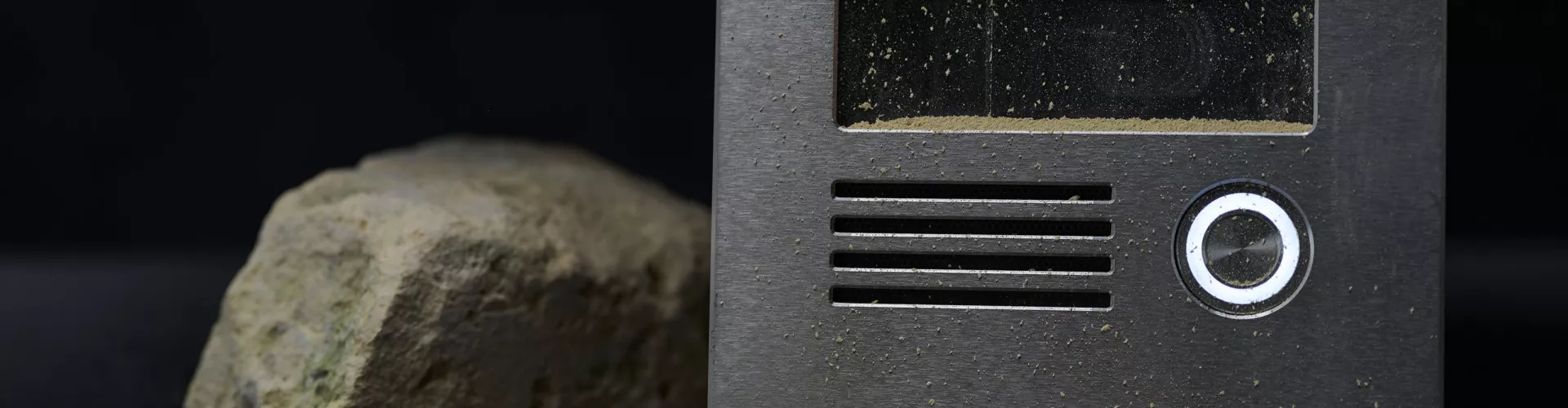 Network intercoms | Axis Communications