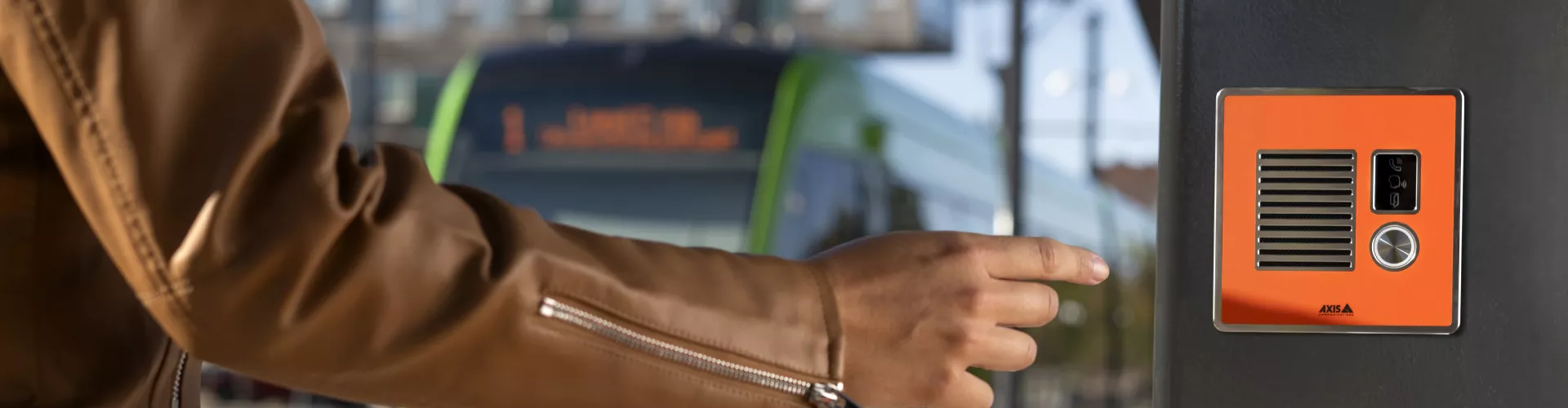 Network intercoms | Axis Communications